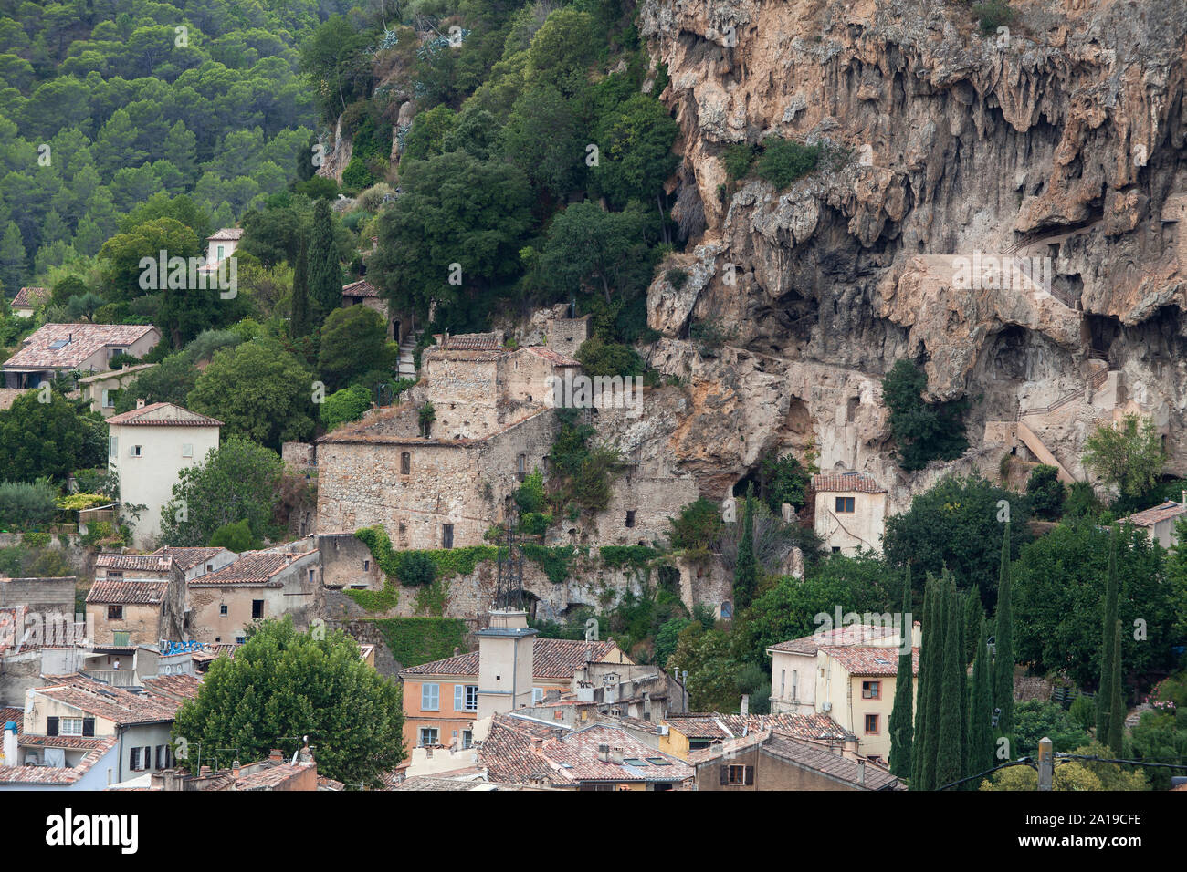 The old town of Roussillon, Vaucluse, Provence-Alpes-Côte d'Azur region ...