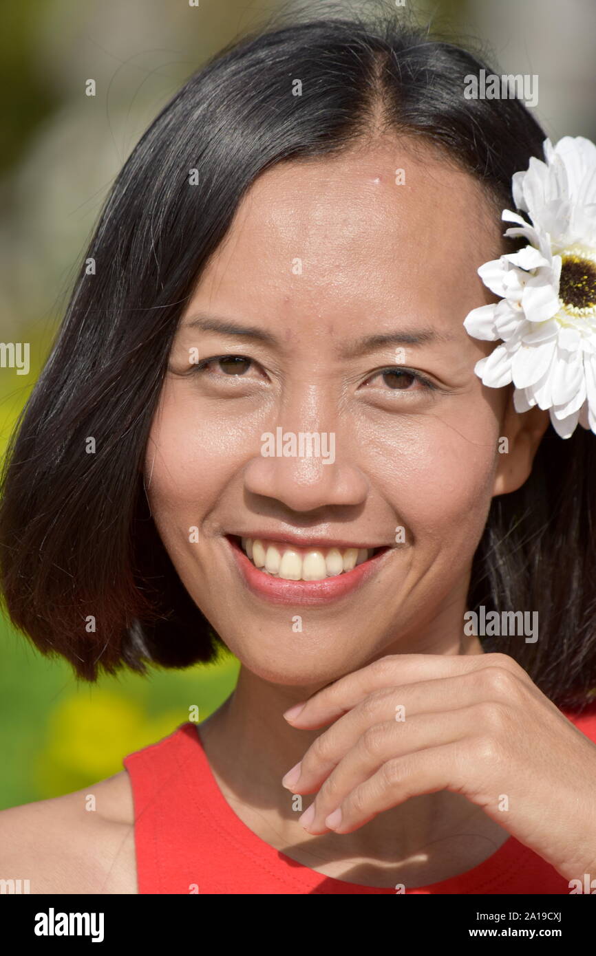 Portrait of a young lady as flora hi-res stock photography and images ...