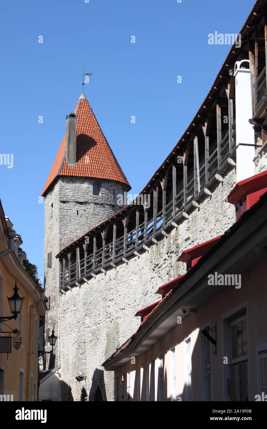 Medieval defensive walls hi-res stock photography and images - Alamy
