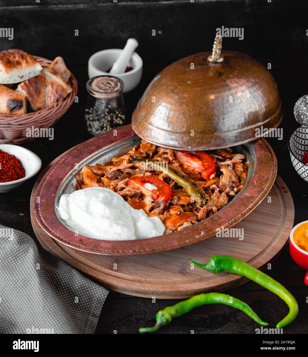 Iskander kebab hi-res stock photography and images - Alamy