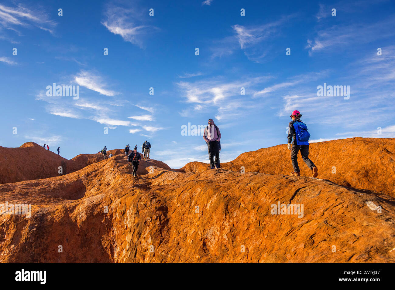 Climbing uluru ayers rock uluru hi-res stock photography and images - Alamy