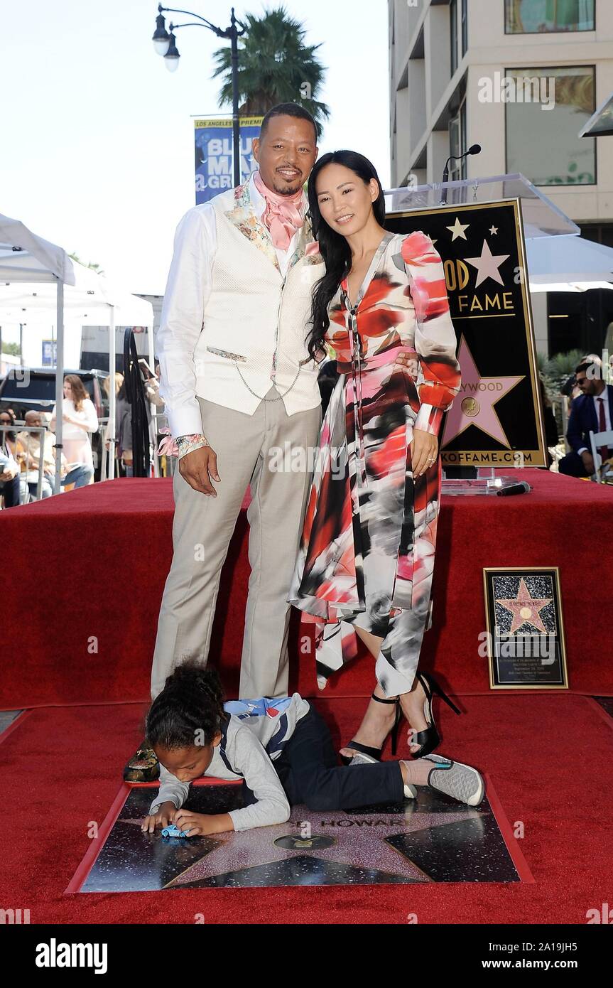 Mia pak hi-res stock photography and images - Alamy