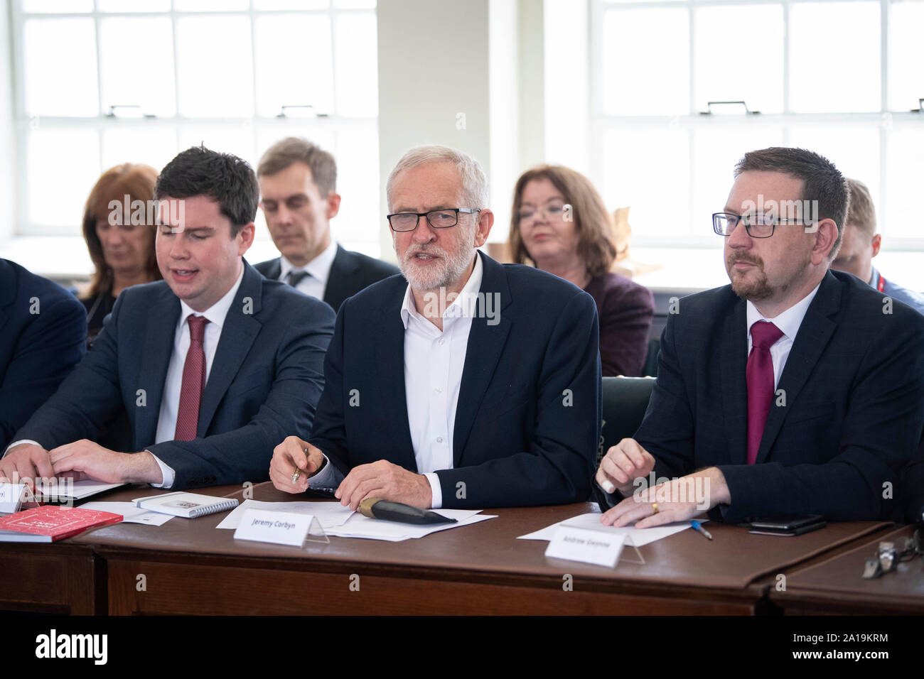 London supreme court shadow hi-res stock photography and images - Alamy