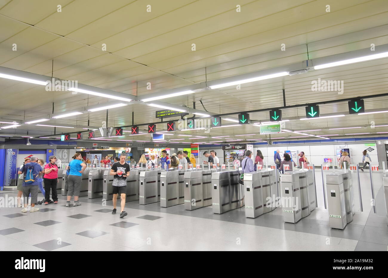 People travel by Metro subway in Madrid Spain Stock Photo - Alamy