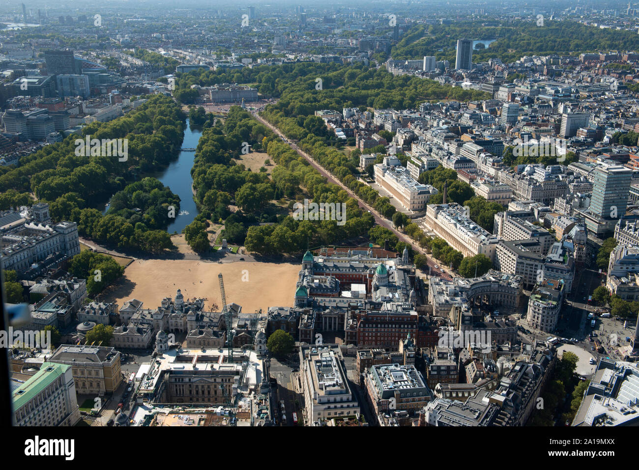 Buckingham palace aerial view hi-res stock photography and images - Alamy