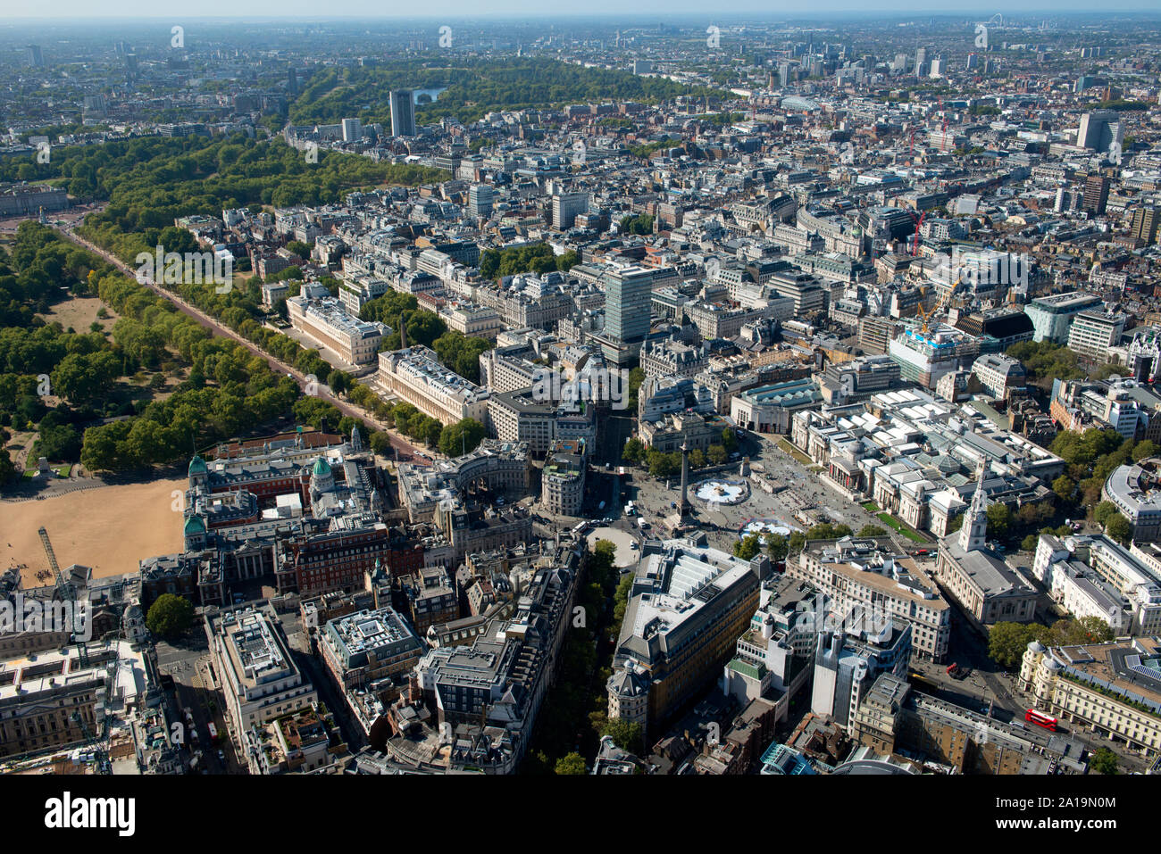Buckingham palace aerial view hi-res stock photography and images - Alamy
