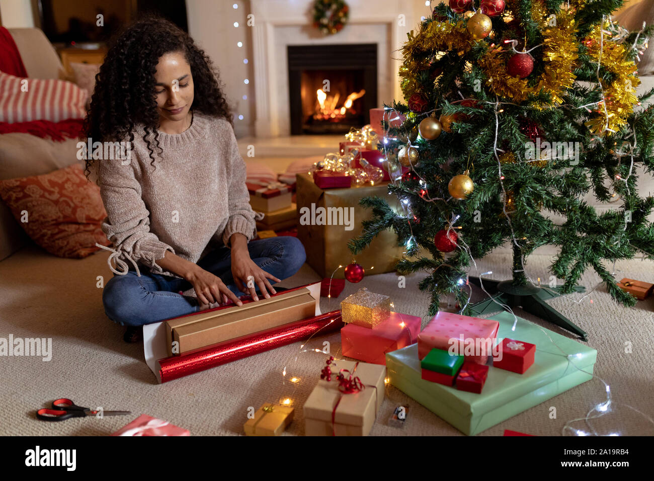Time open christmas gifts hi-res stock photography and images - Alamy
