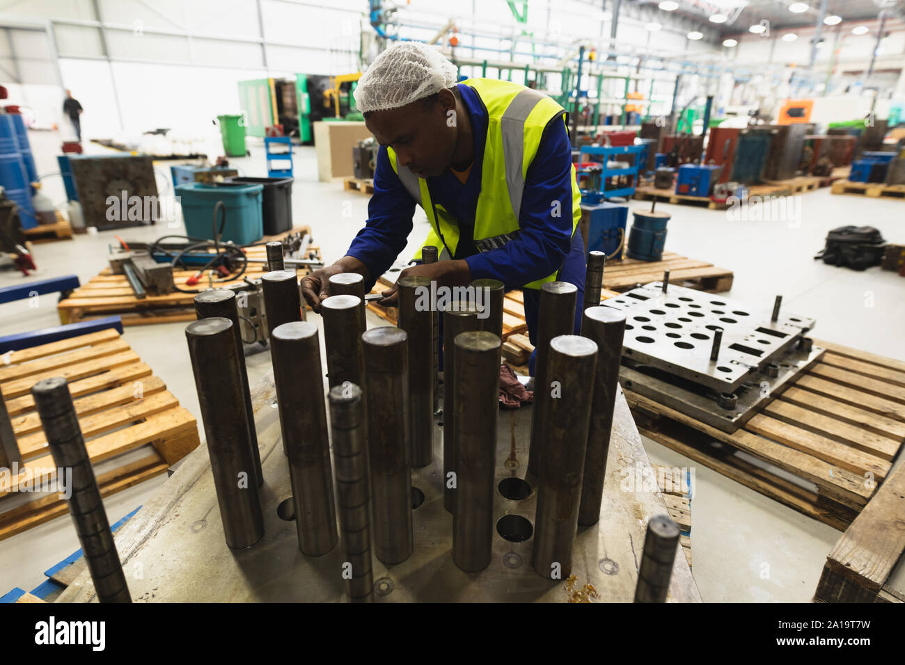 Male worker working in warehouse hi-res stock photography and images ...