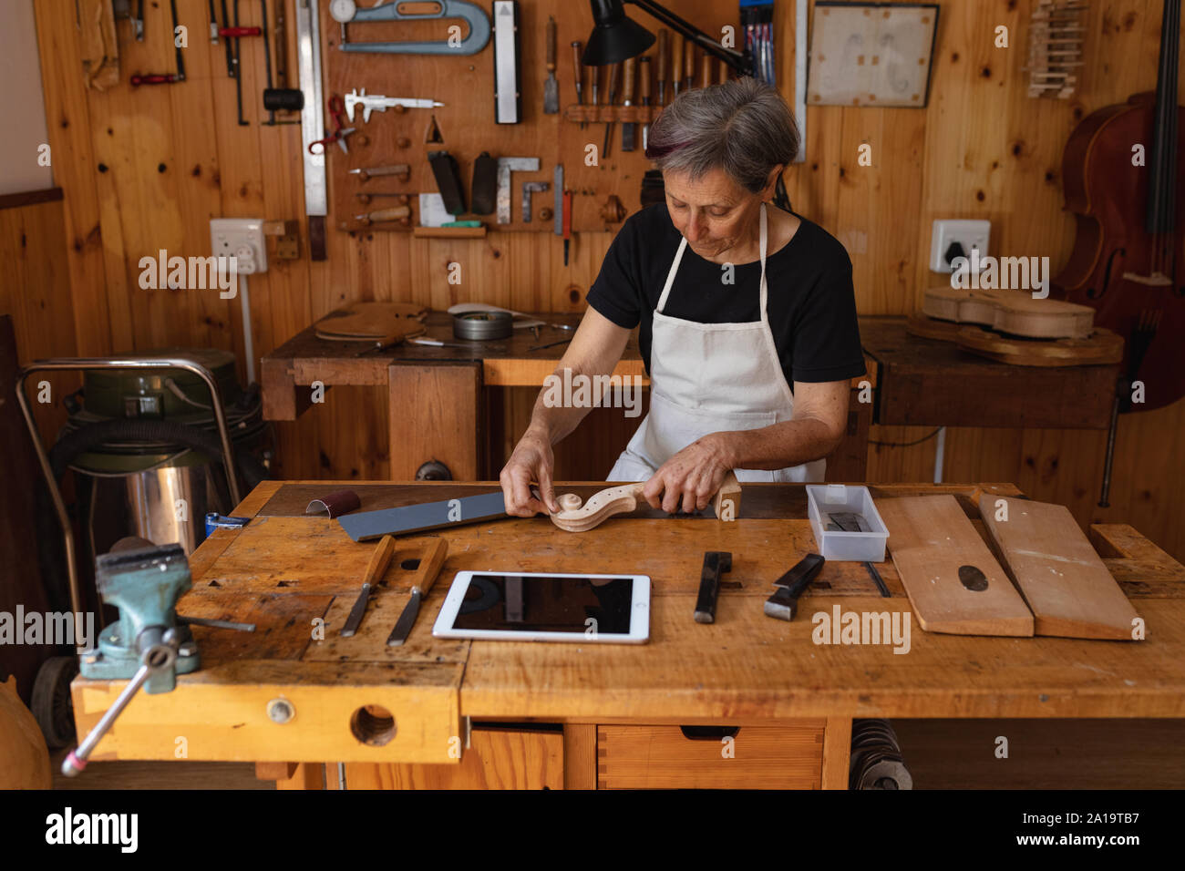 Violin crafting hi-res stock photography and images - Alamy