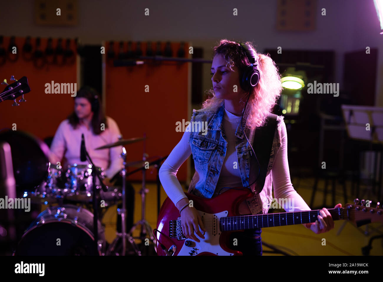 A studio music group hi-res stock photography and images - Alamy