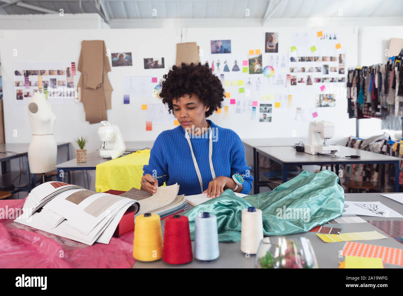 College fashion hi-res stock photography and images - Alamy