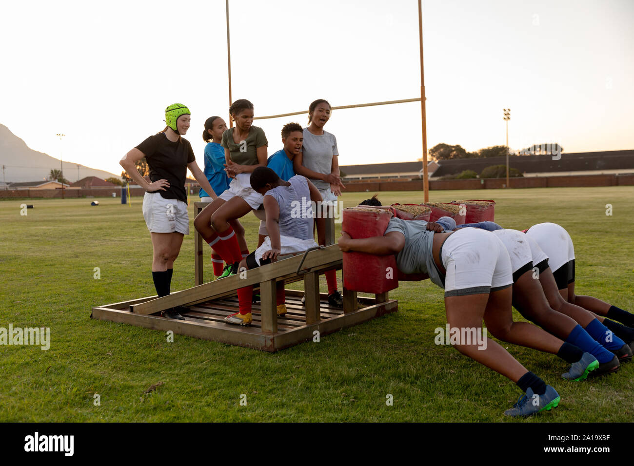 Female rugby scrum hi-res stock photography and images - Alamy