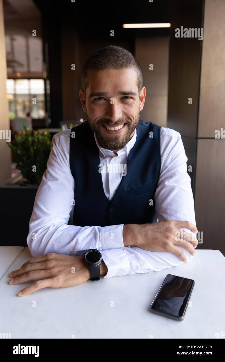 Elegant man professional camera hi-res stock photography and images - Alamy