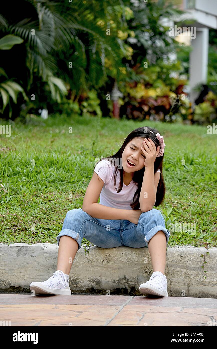 Stressed girl hi-res stock photography and images - Alamy