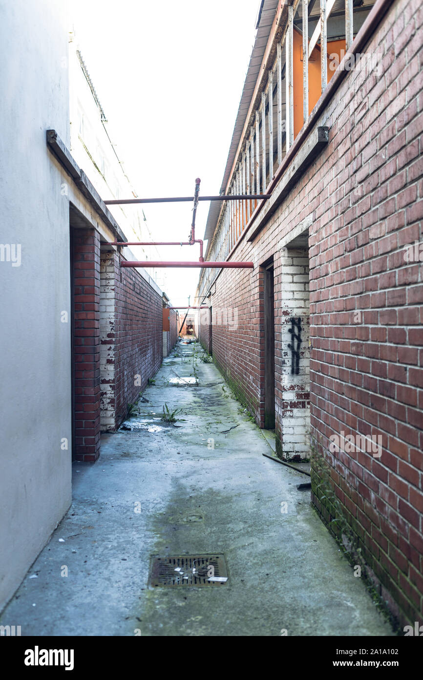 Abandoned warehouse brick hi-res stock photography and images - Alamy