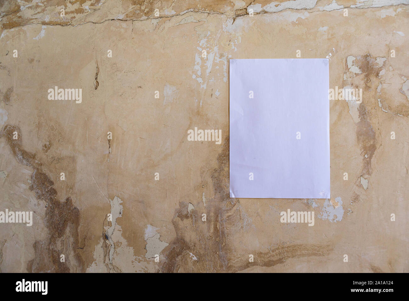 Distressed sign blank hi-res stock photography and images - Alamy