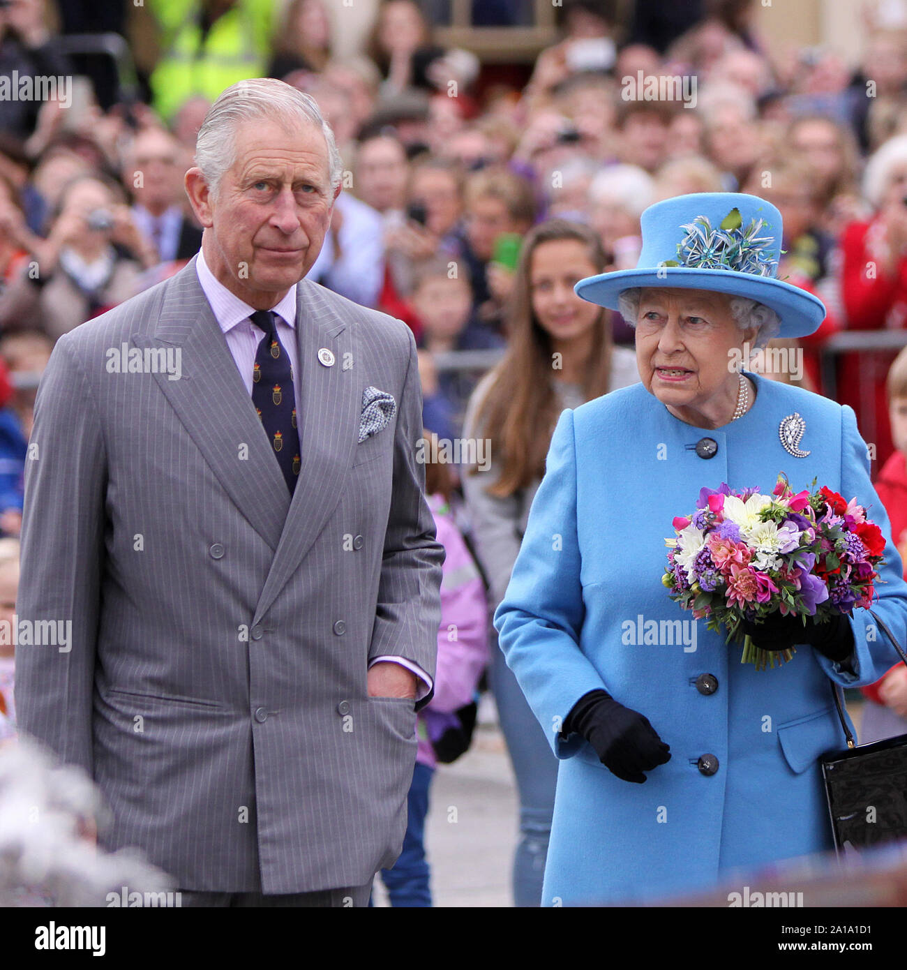 The Queen at Poundbury Dorchester Dorset 27th October 2016 Stock Photo ...