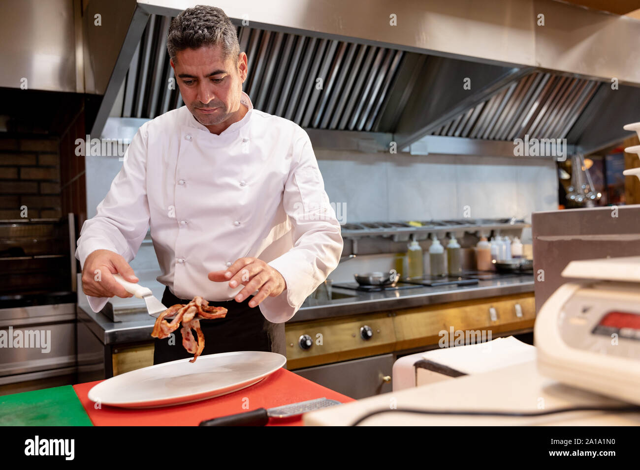 Plating up hi-res stock photography and images - Alamy