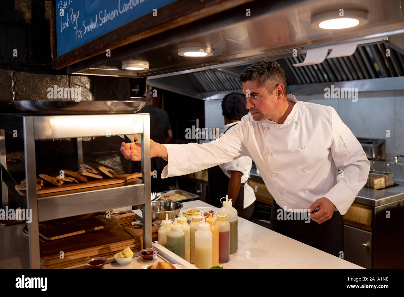 Station chef hi-res stock photography and images - Alamy