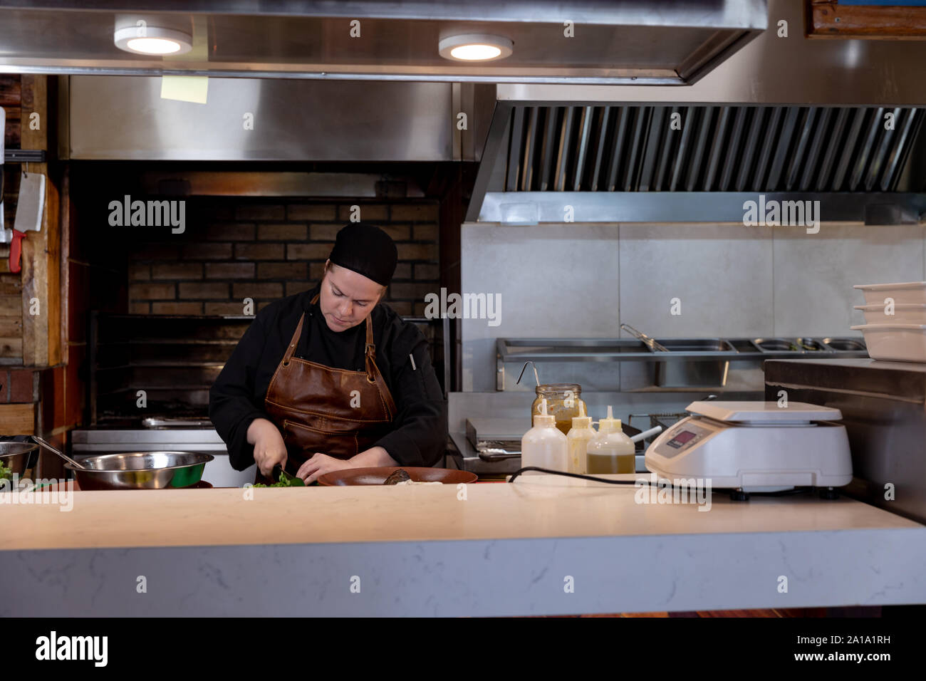 Working restaurant hi-res stock photography and images - Alamy