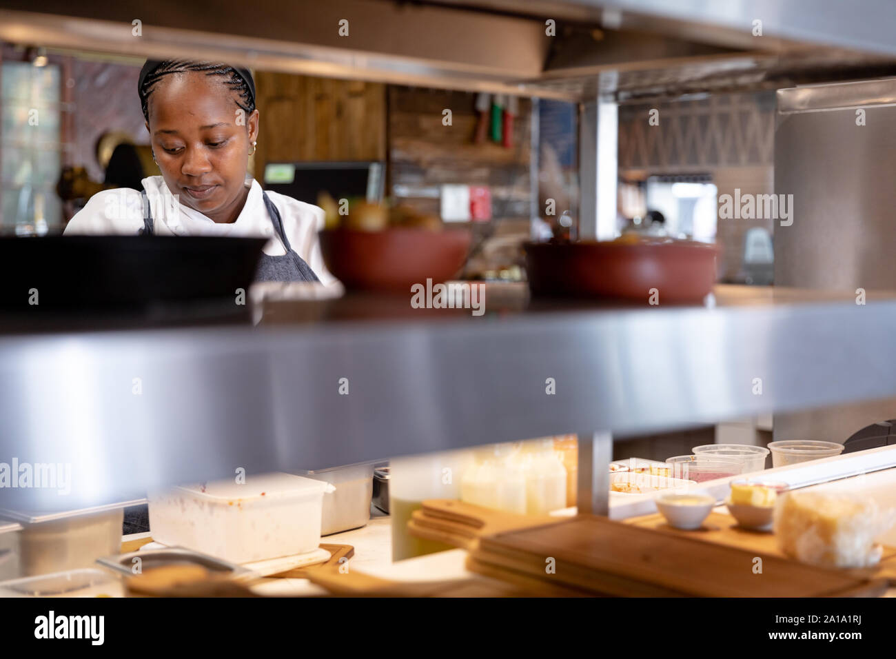Working restaurant hi-res stock photography and images - Alamy