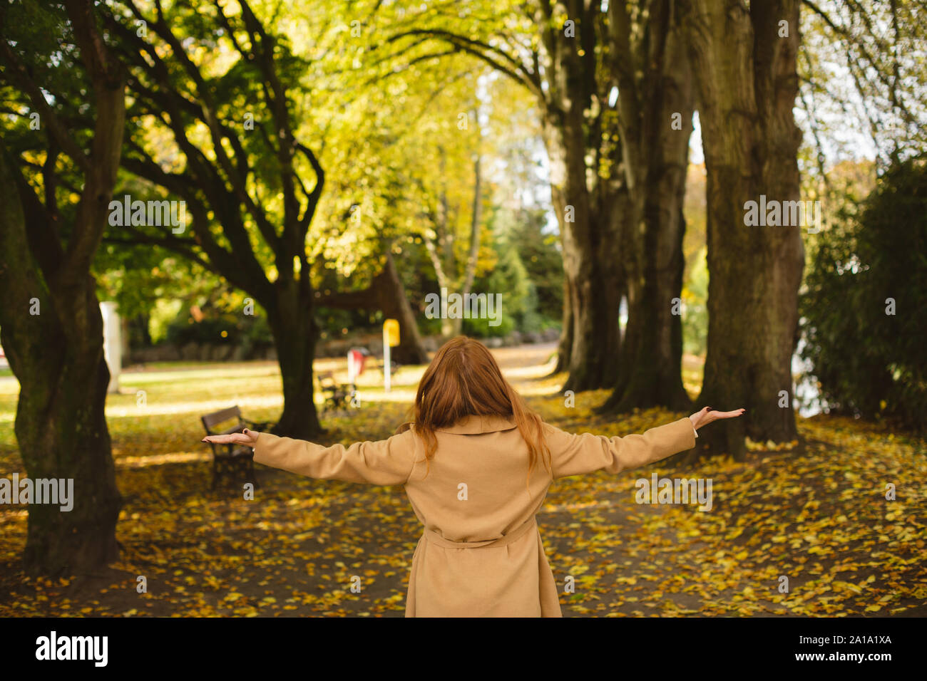 Arms wide open hi-res stock photography and images - Alamy