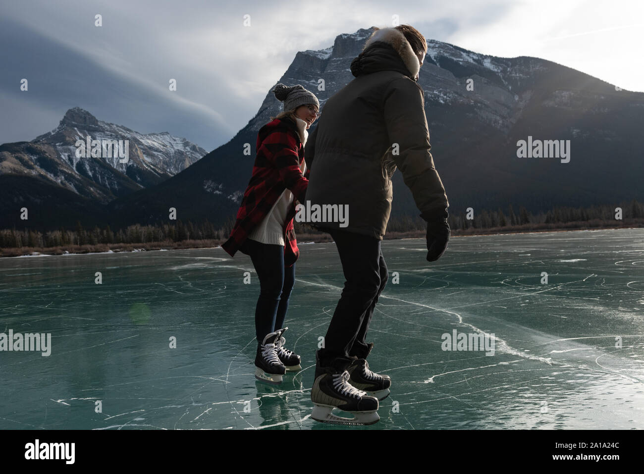 Couple skating hi-res stock photography and images - Alamy