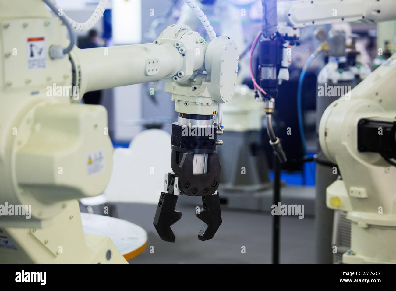 Robot hand. Smart factory Stock Photo - Alamy