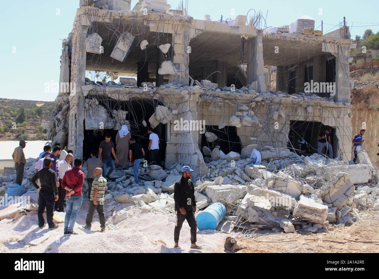 147 story building hi-res stock photography and images - Alamy