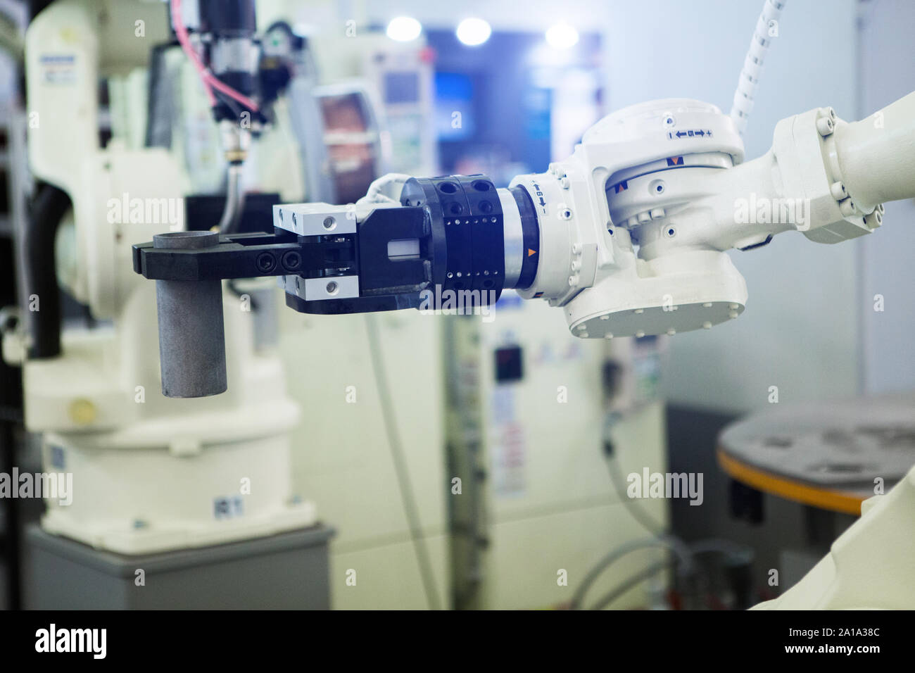 Robot hand. Smart factory Stock Photo - Alamy