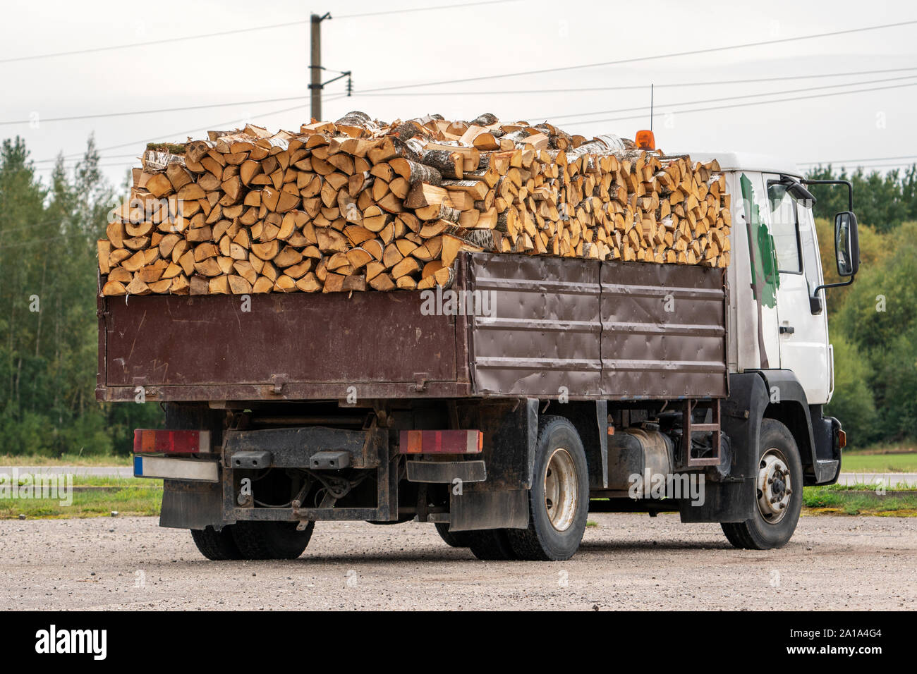 Full timber truck hi-res stock photography and images - Alamy