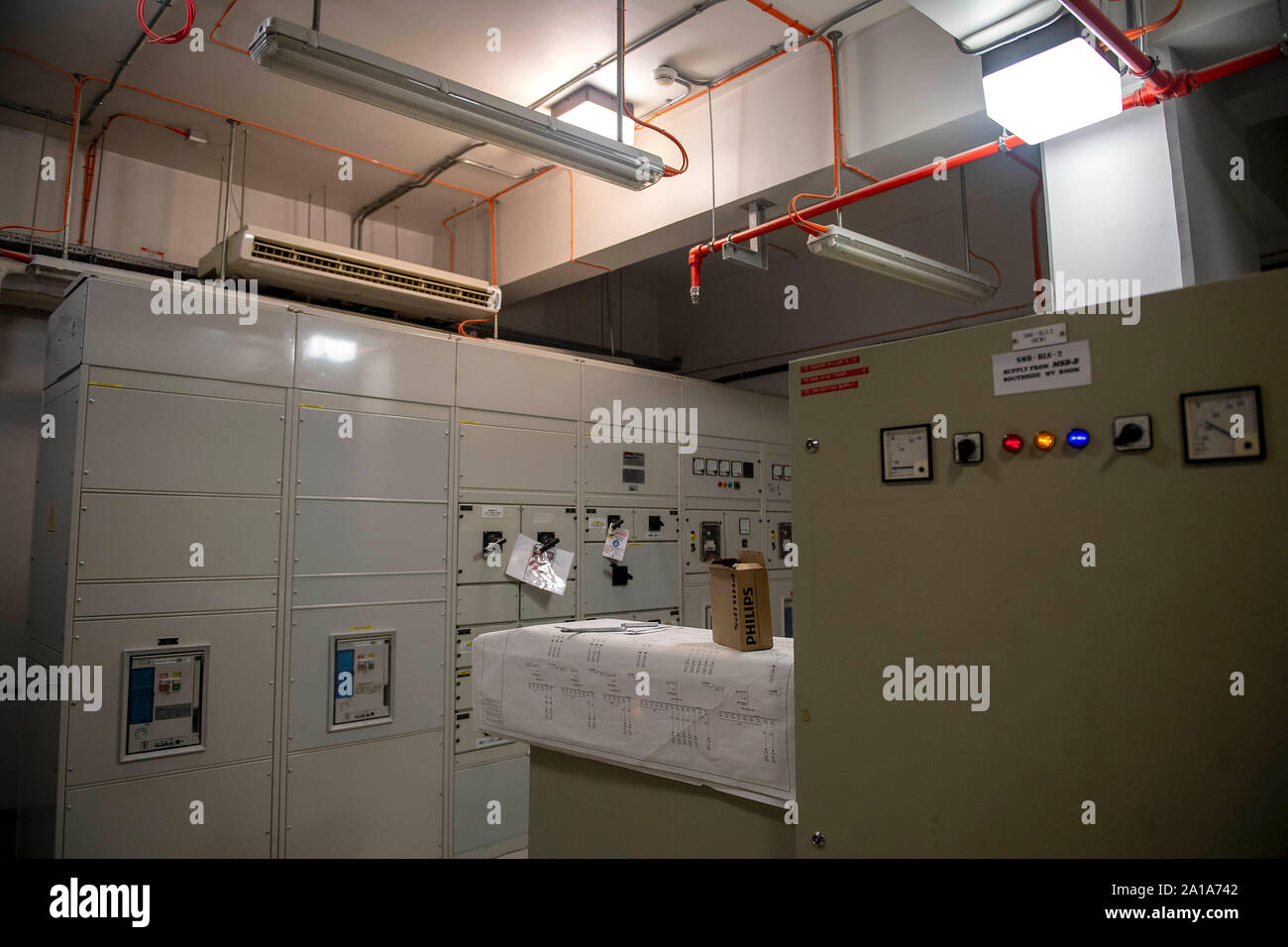 Doha, Katar. 24th Sep, 2019. Feature, control room in the catacombs of ...