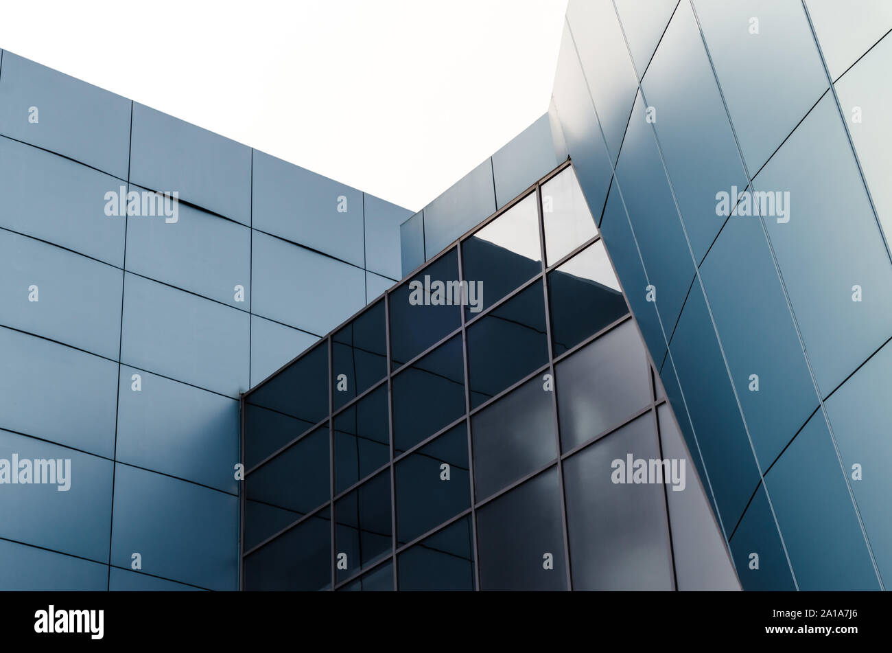 Reflective surfaces hi-res stock photography and images - Alamy