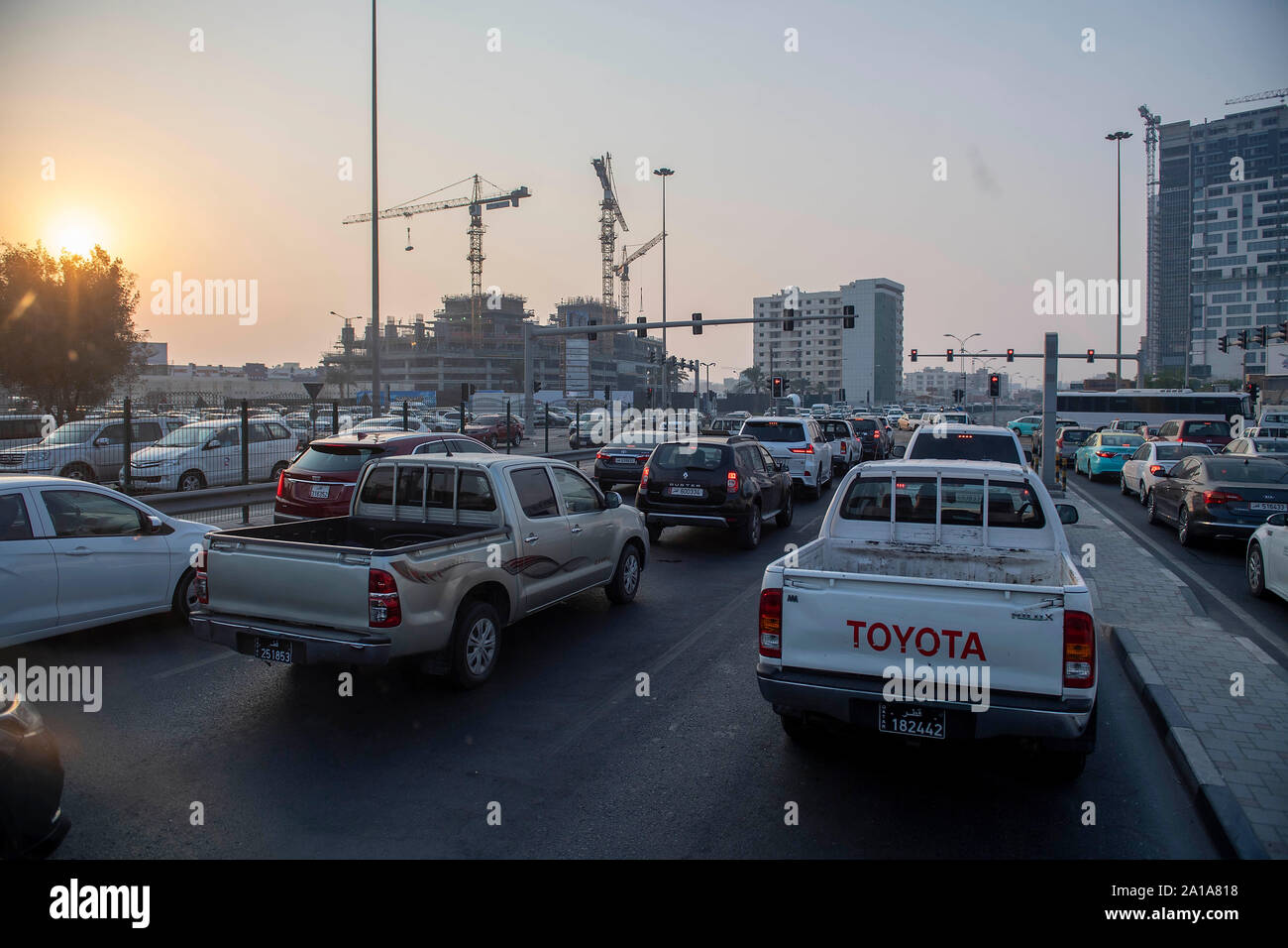 Feature, traffic on the streets in Doha / Qatar, cars, car, on 25.09. ...