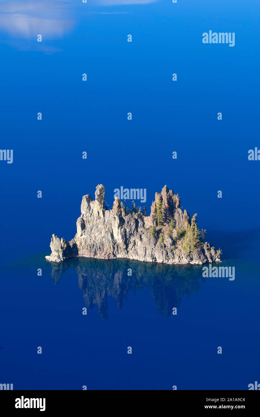 Phantom Ship from Sun Notch, Crater Lake National Park, Volcano Legacy ...