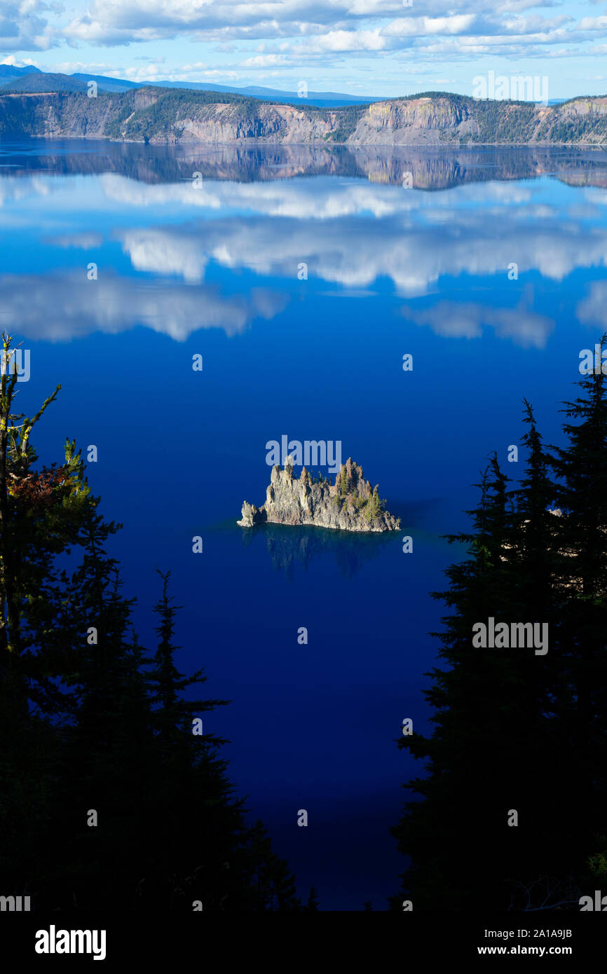 Phantom Ship from Sun Notch, Crater Lake National Park, Volcano Legacy ...