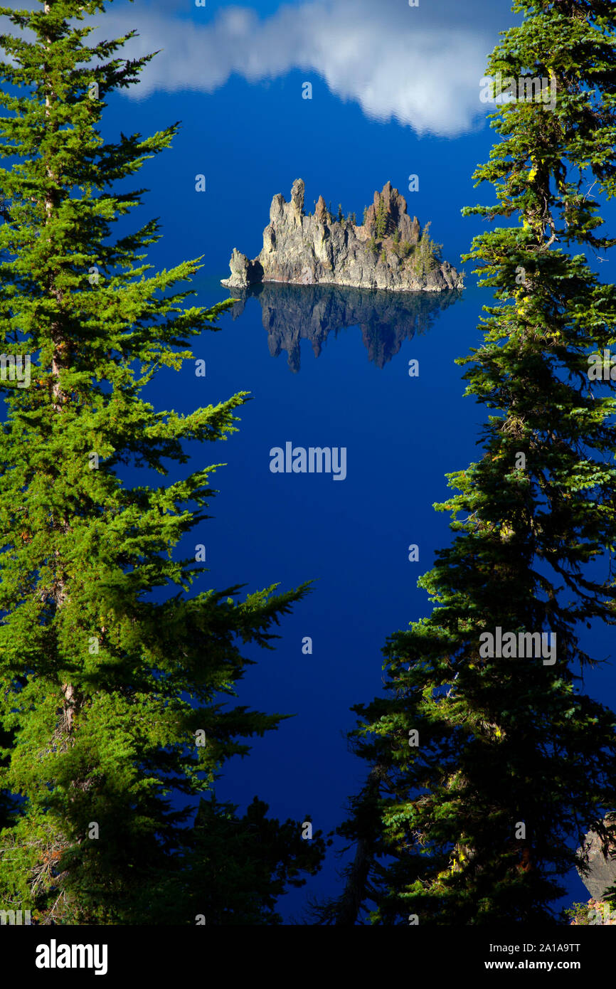 Phantom Ship from Sun Notch, Crater Lake National Park, Volcano Legacy ...