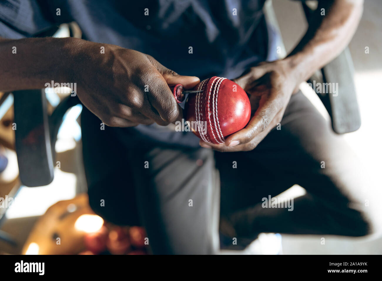 Man finishing assembly hi-res stock photography and images - Alamy