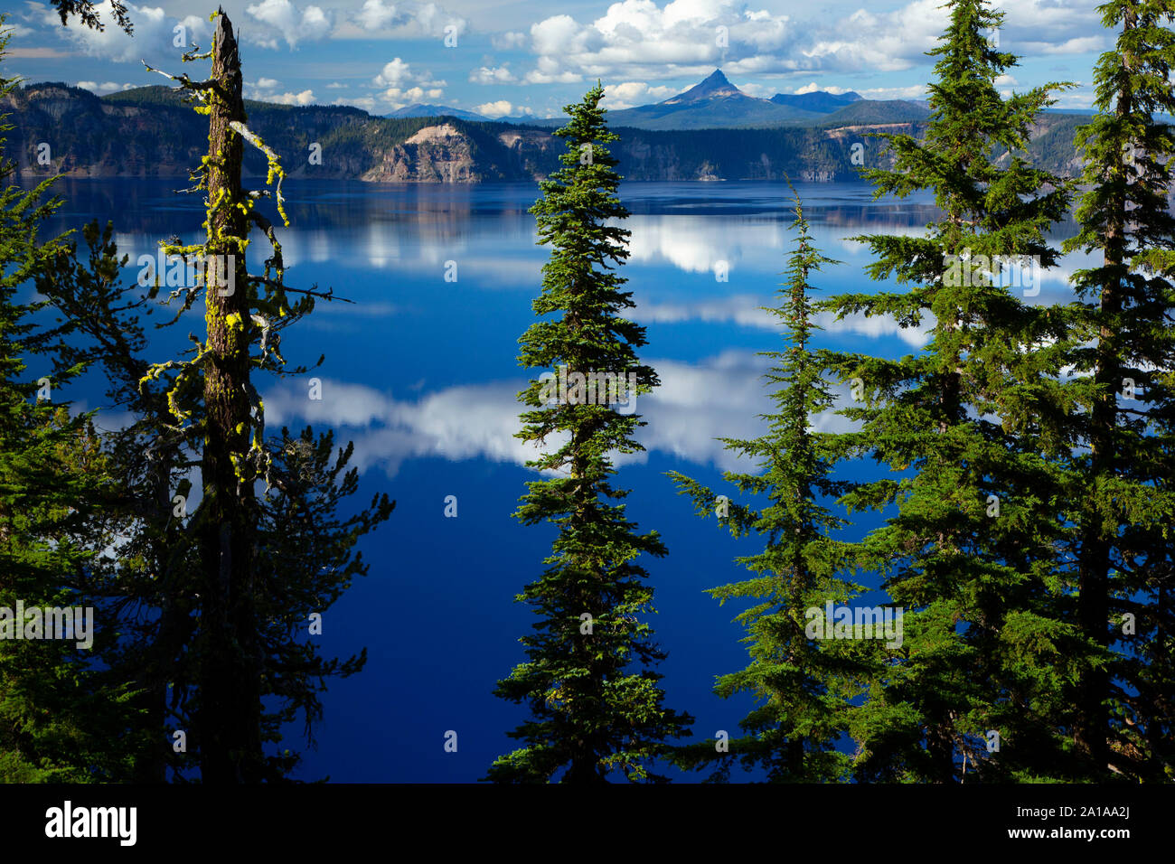 Crater Lake view from Phantom Ship Overlook, Crater Lake National Park ...
