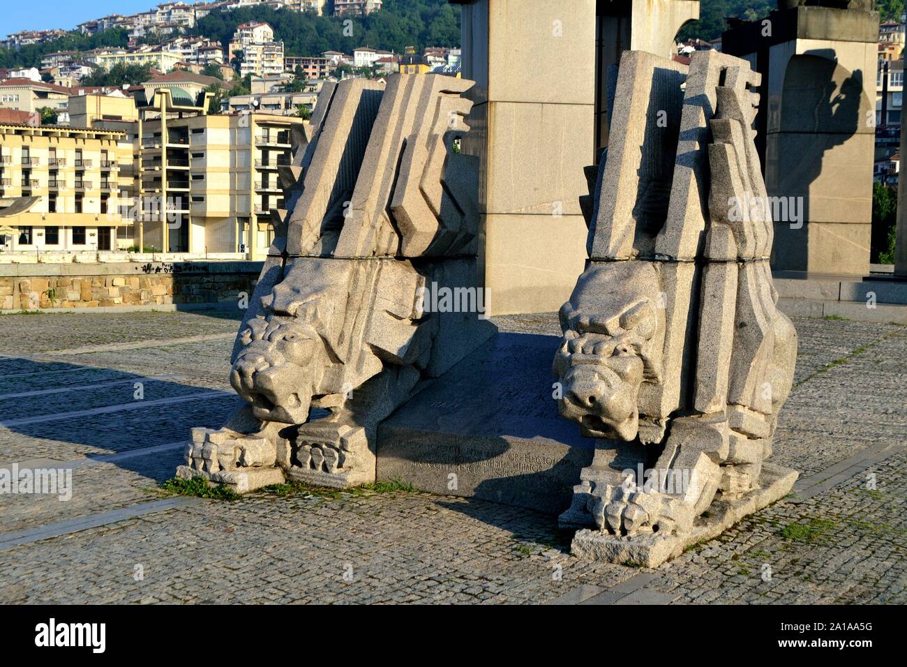 Statues of heitage hi-res stock photography and images - Alamy