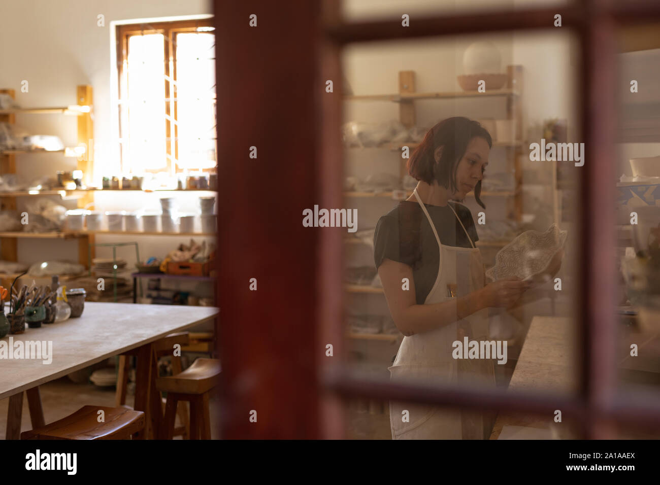 Potter at work hi-res stock photography and images - Alamy