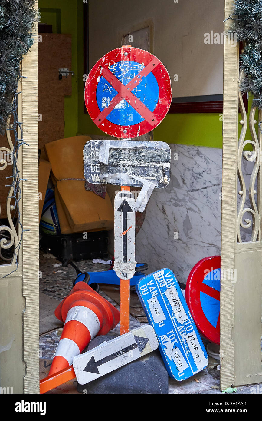 Old Road Signs High Resolution Stock Photography and Images - Alamy