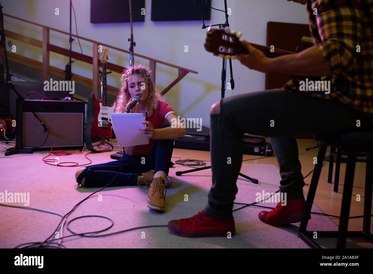 Studio group hi-res stock photography and images - Alamy