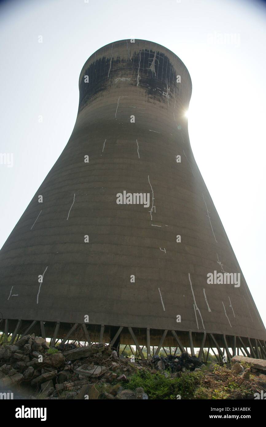 Thorpe marsh power station hi-res stock photography and images - Alamy
