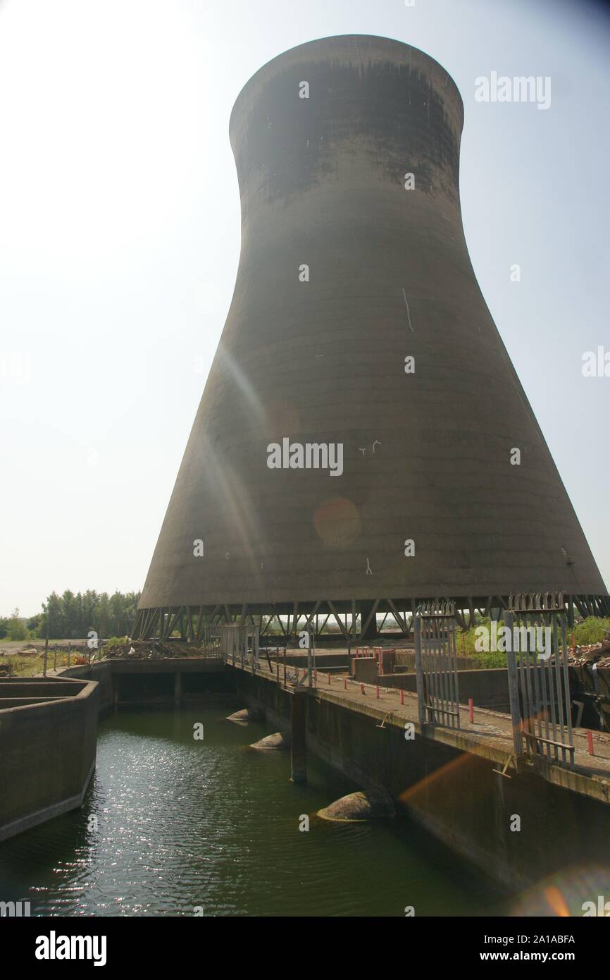 Thorpe marsh power station hi-res stock photography and images - Alamy
