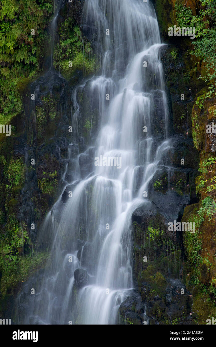 Barr creek falls hi-res stock photography and images - Alamy