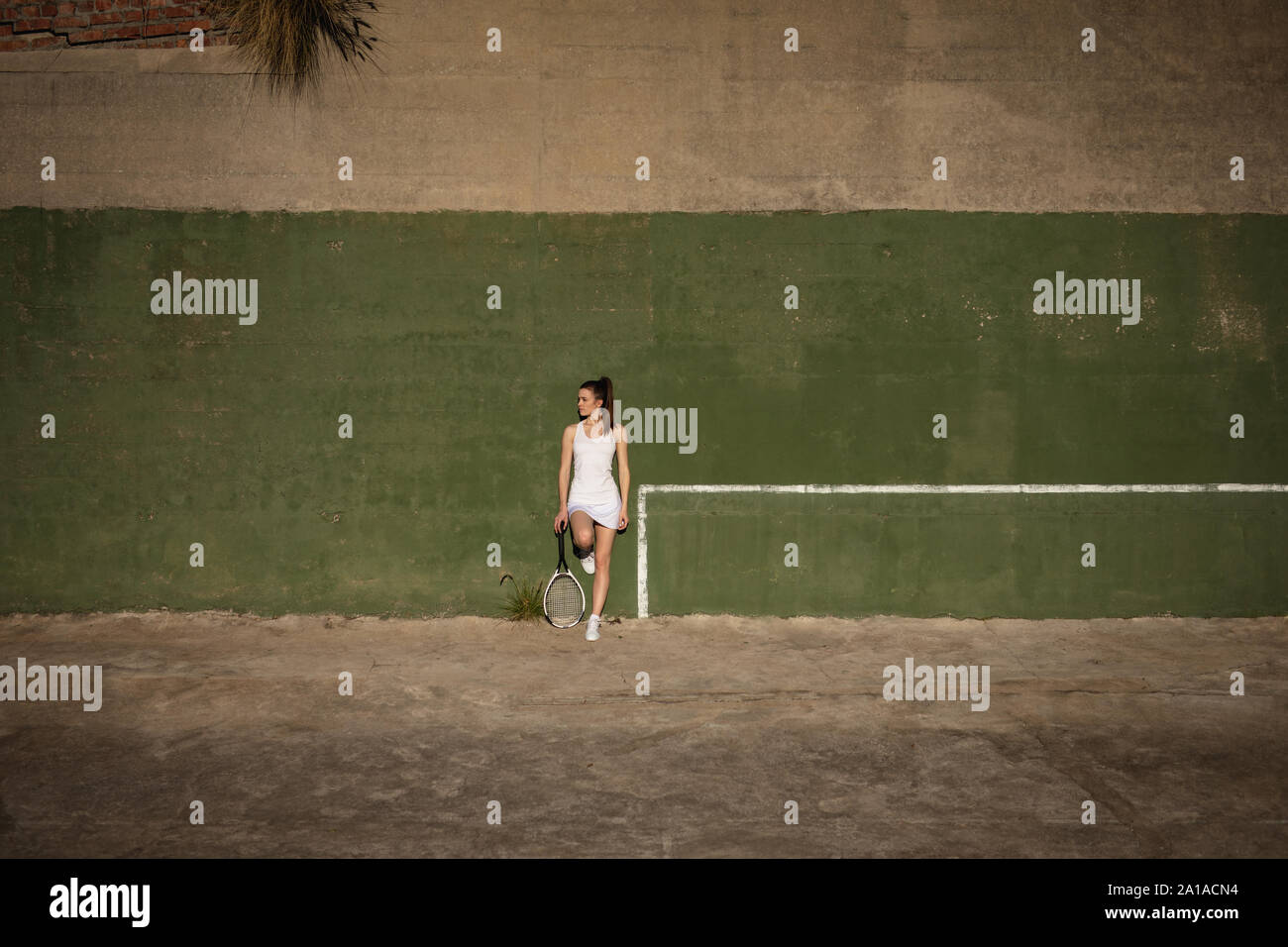 Woman and man taking a break during a tennis match Stock Photo - Alamy