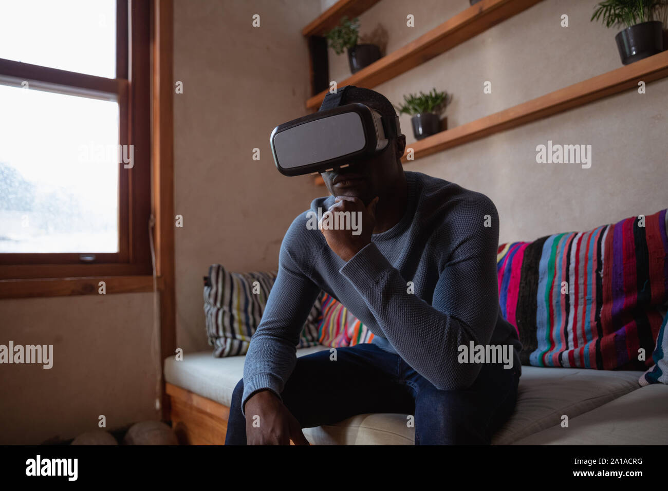 Vr headset hi-res stock photography and images - Alamy