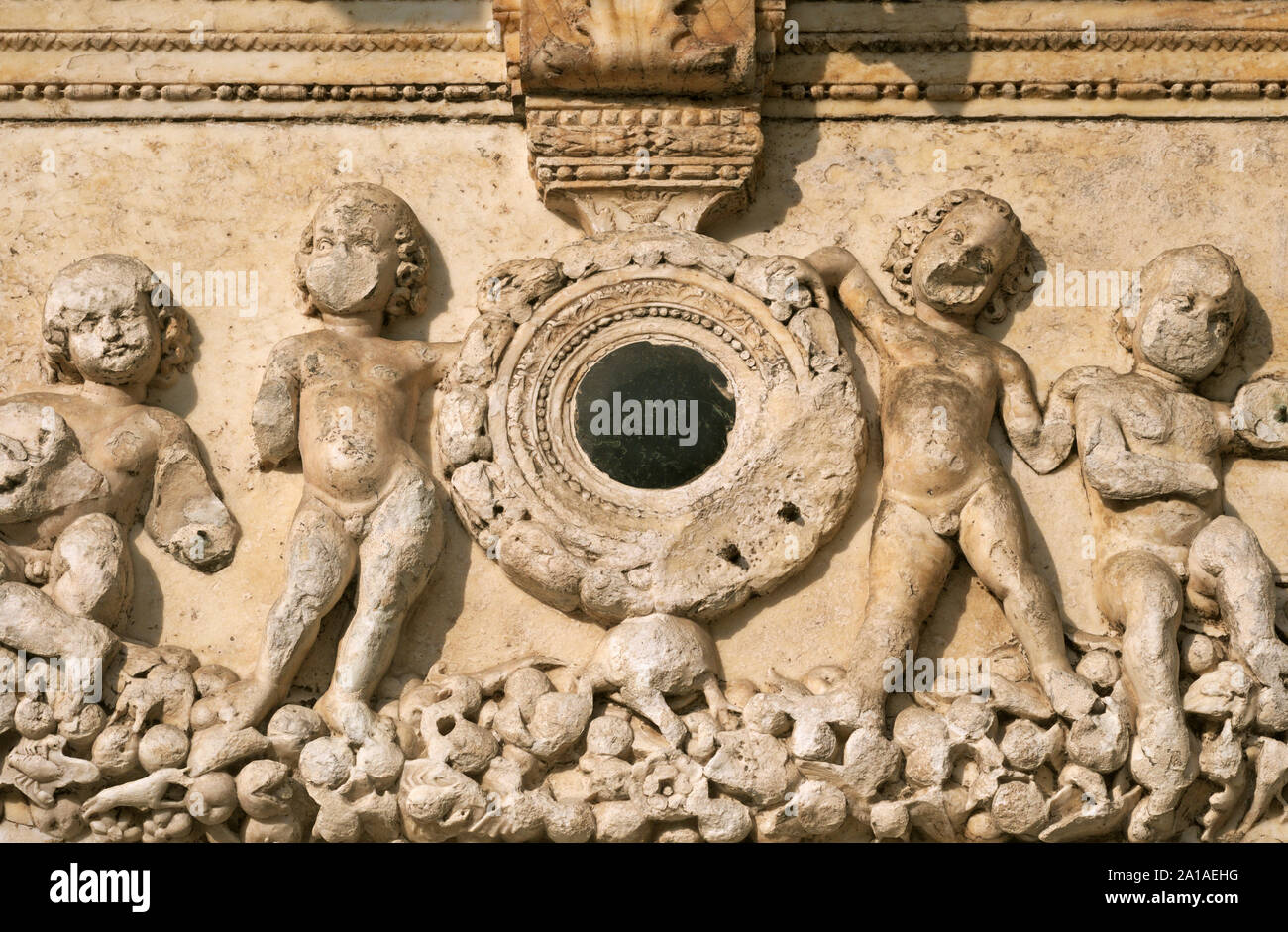 Medieval stone carved figures hi-res stock photography and images - Alamy