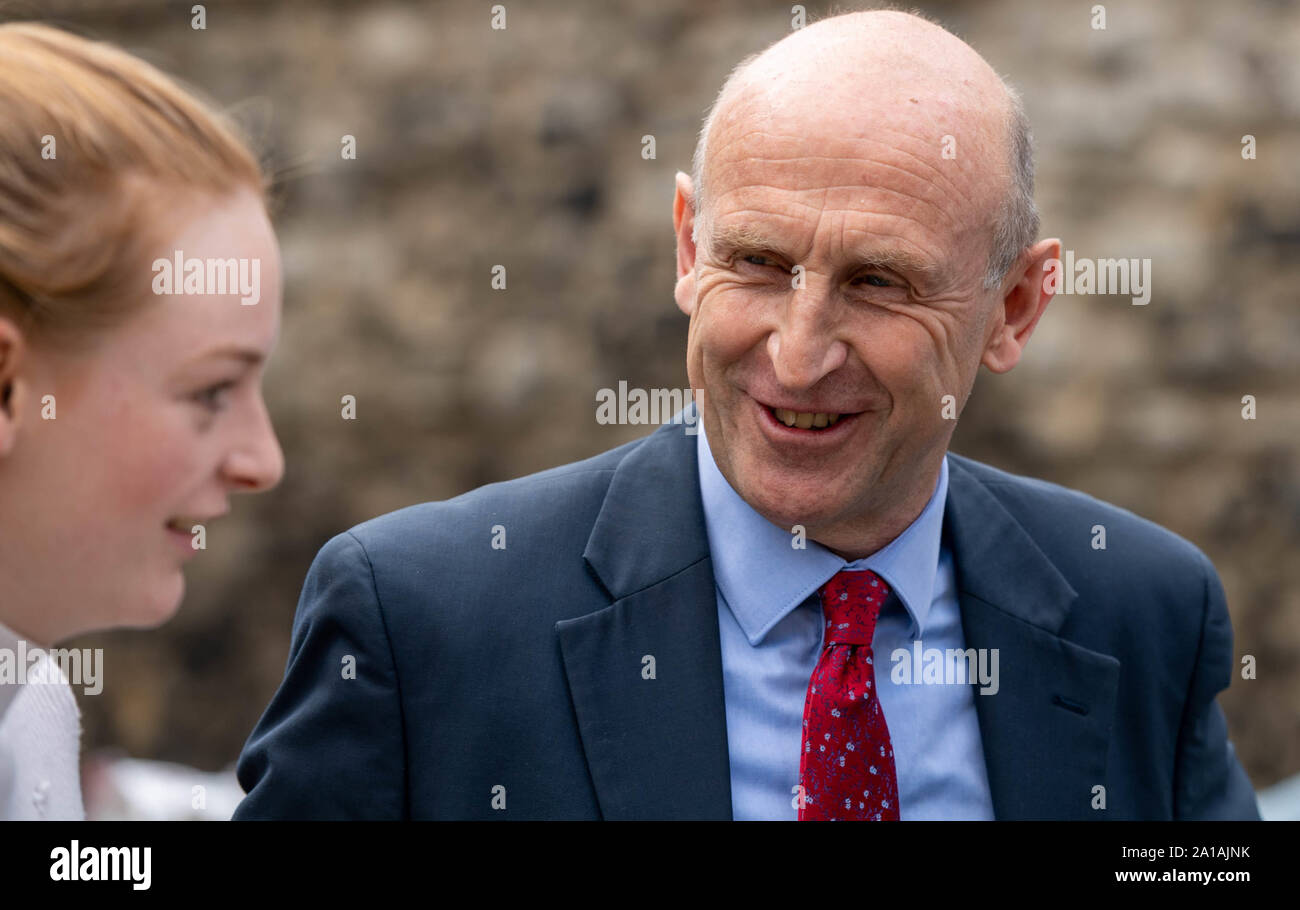 Shadow housing minister hi-res stock photography and images - Alamy